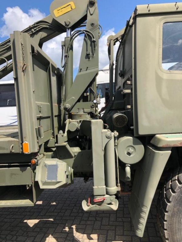 Leyland DAF 4×4 Crane Hiab Cargo Truck Ex Army – Ex Military Sales UK